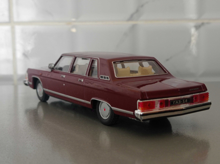 Коллекционная модель Чайка ГАЗ 14, масштаб 1:43