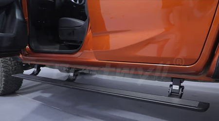 Пороги ISUZU D-MAX электронные выдвежные.