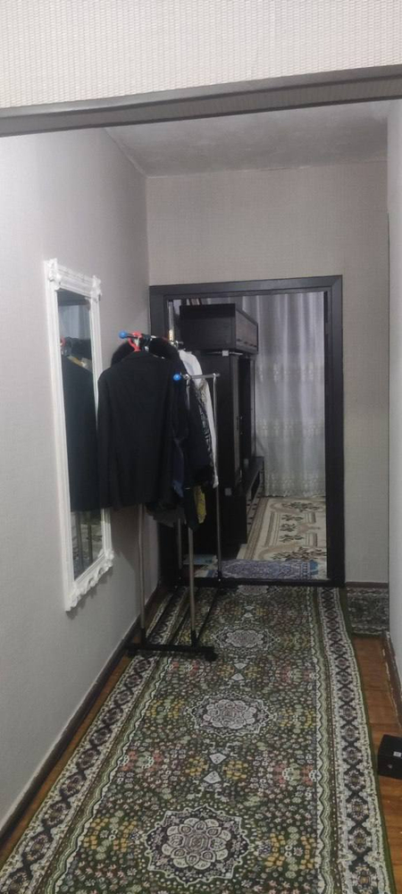 Axmad Yugnaki Kvartira sotiladi 2/2/5 balkon 2x6 ipoteka Xizmati bor
