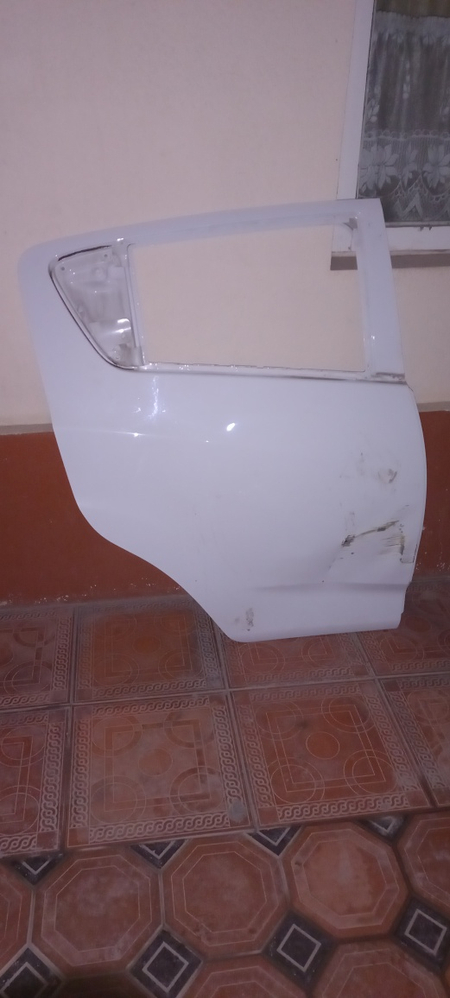 Spark orqa eshik radnoy