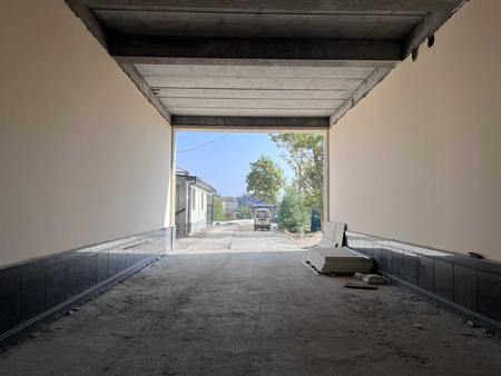 (Добрый) Катта Козиробод (Стадион Бунедкор), 800 м², 1 линия