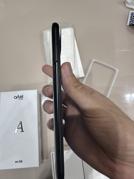 Смартфон Artel air, новый