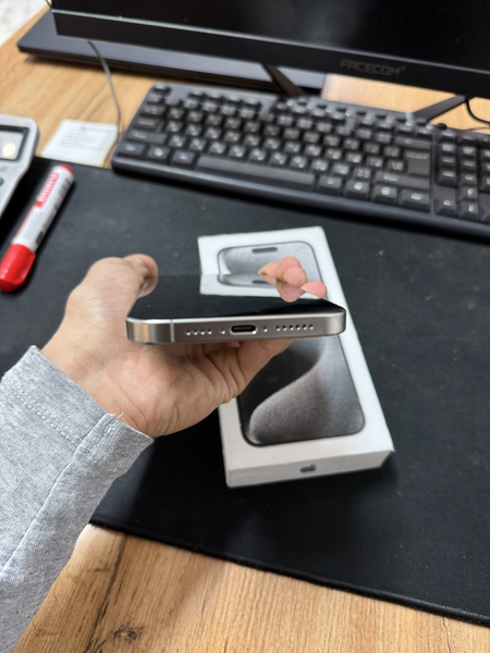 iPhone 15 Pro max 256 GB Natural Titanium