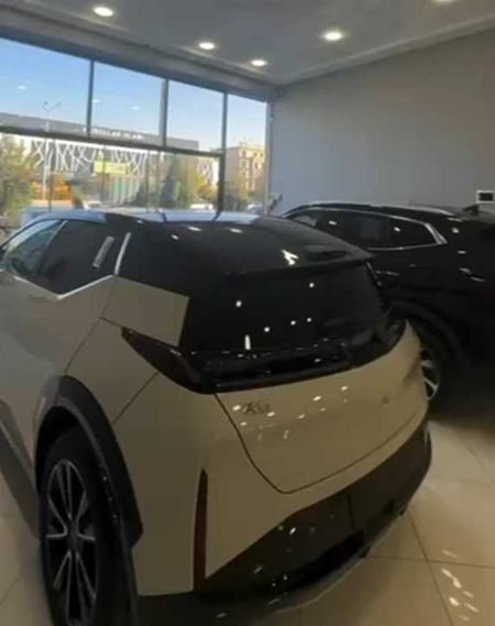 Срочно продаётся 2000 м². коммерческое здание! Автосалон.