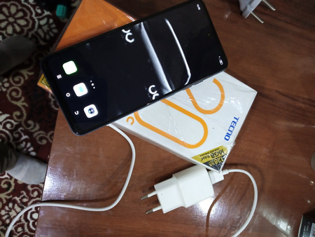 Tecno  Spark  20c
