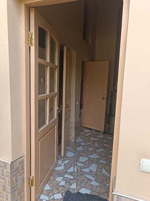 Срочная продажа просторного дома в Яшнабоде: 5 комнат, 3 санузла