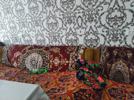 Срочно продам диван с креслами