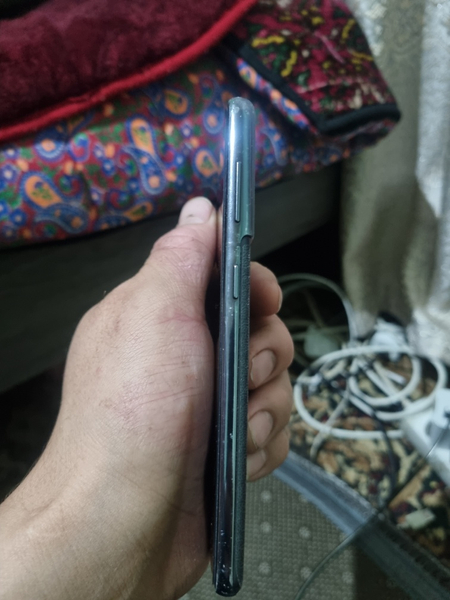 Samsung s21 sotladi