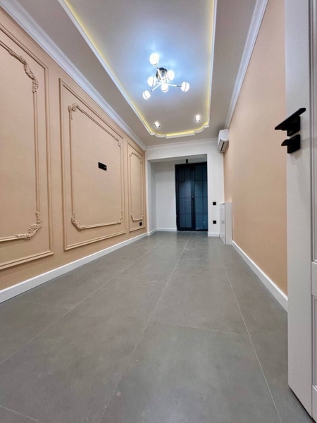Продается Евро офис Ор-р: метро Айбек 85м2