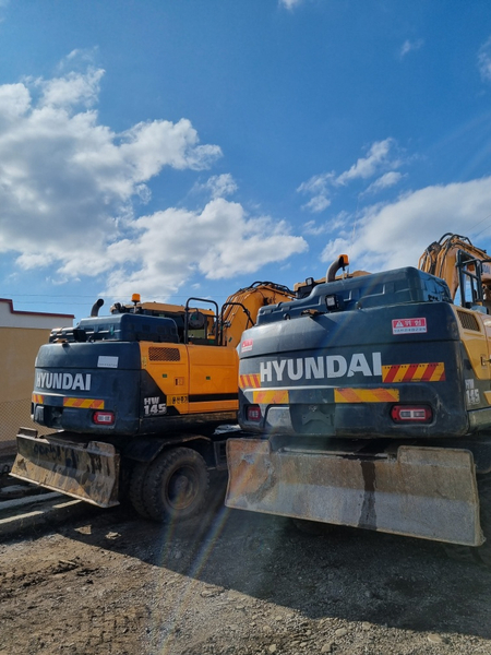 Экскаватор хундай Hyundai 145