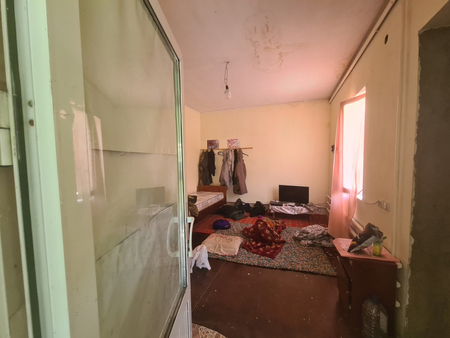 Yangiyo`l tumani Xalqobodda joylashgan 14 sotixlik uy sotiladi