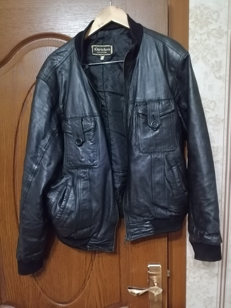 Продам кожаные куртки.