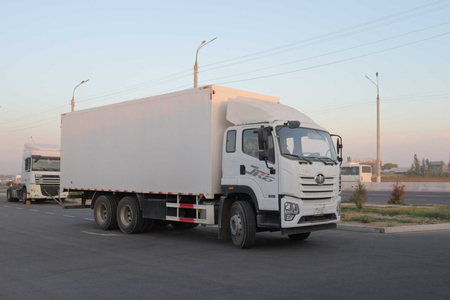 FAW J6 Грузовик 7,5 2 спальни