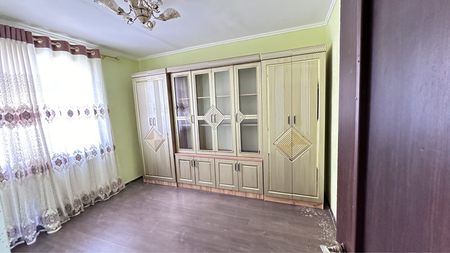Продаётся 2х ком квартира Работак