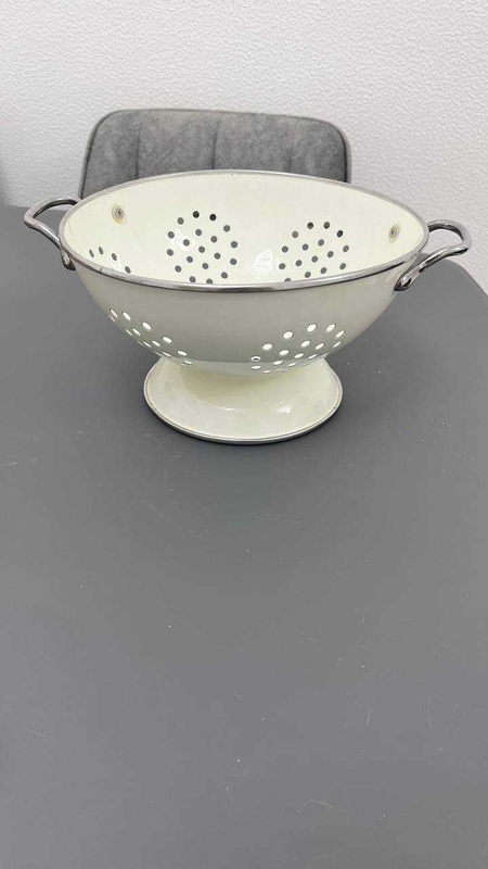 Strainer colander