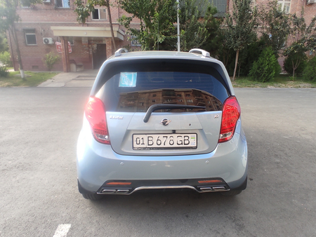 Автомобиль Spark R2