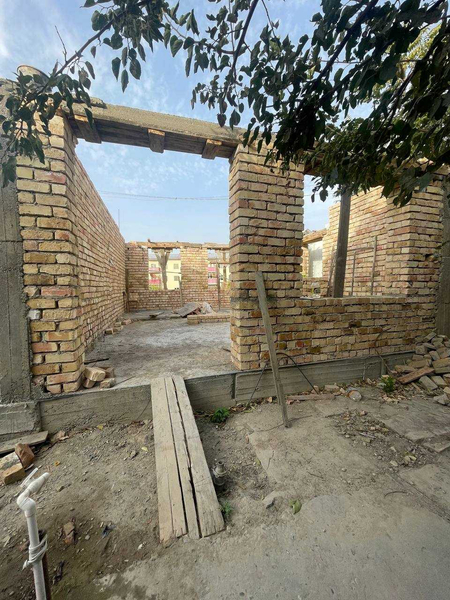 Продается  недостроенный  Дом в центре города Советская ор.Горгаи
