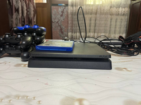 playstation -4 .      500 GB