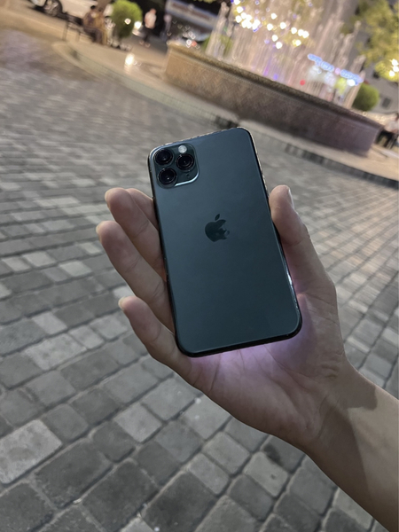 Iphone 11 pro .  .