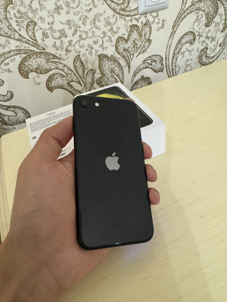 Продается iPhone SE 128 ГБ