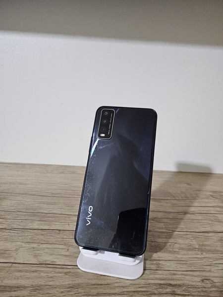 Vivo V2027 sotiladi ideyal