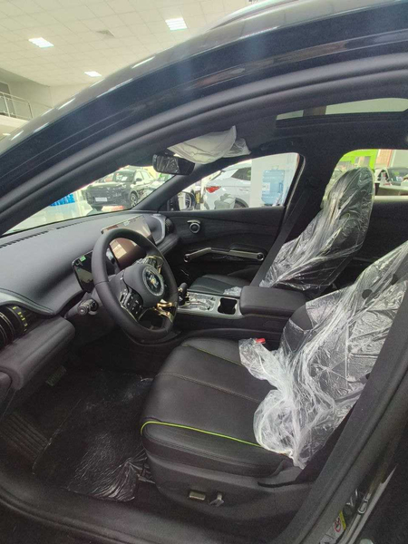 Byd Yuan plus 5 pozitsiya