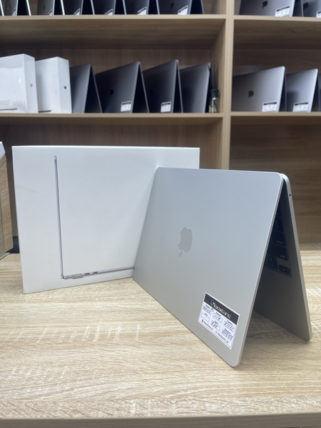 Macbook air 2022 M2 8/512Gb