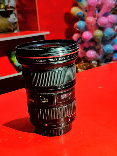 16-35.   2.8 Canon