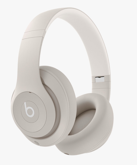 Продается Beats Studio Pro White.