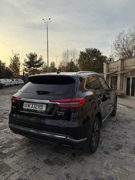 Hongqi H S 5 yengi idial xolati