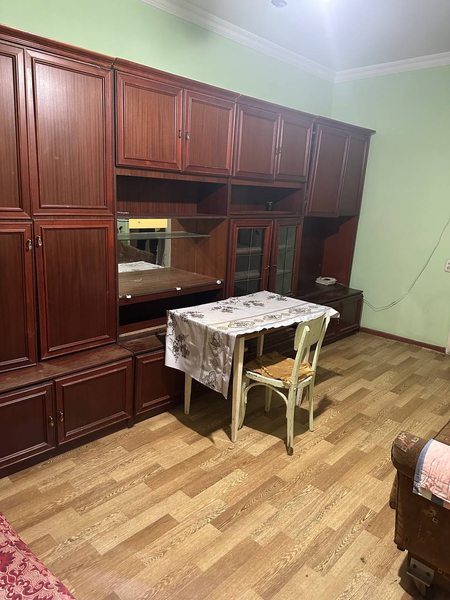 Аренда Кадышева 2 х ком 1 этаж