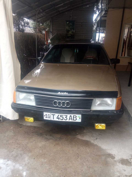 Audi 100 Срочна сотилади