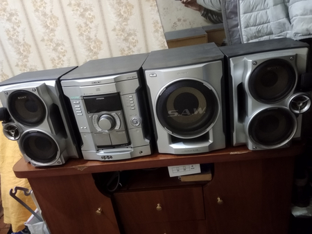 Продаю музыкальный центр SONY мадель MHC-RG440S
