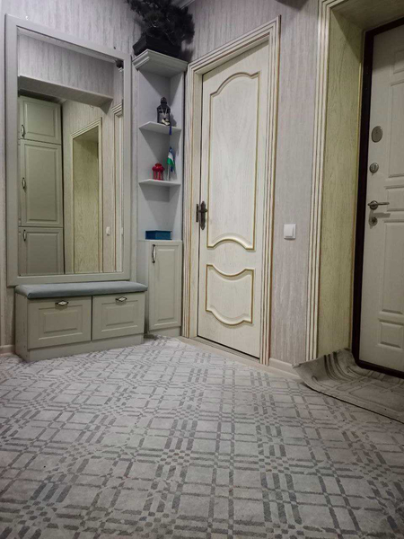Mirzo-Ulugbek tumani 77 setiya 5 xonali uy kirpich 4 etag 4 etagli dom