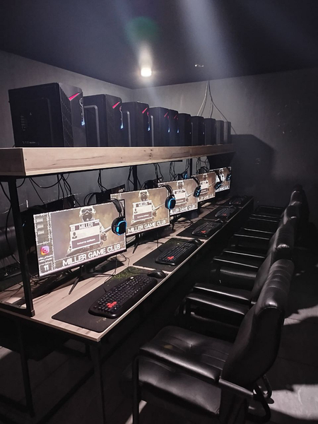 Game club sotiladi 10 ta Mebillari bilan