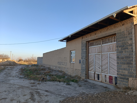 Hovli sotiladi sutigi 2.000 $