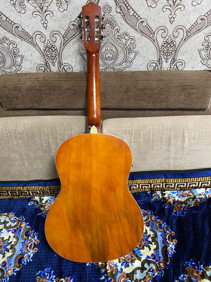 Gitara sotiladi xolati yangi
