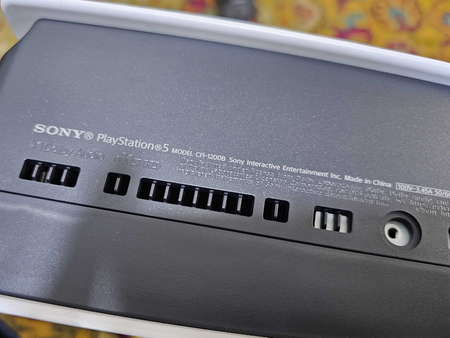 ПРОДАМ PlayStation 5 Digital (825GB) +Подписка PS/Plus до конца 2024.