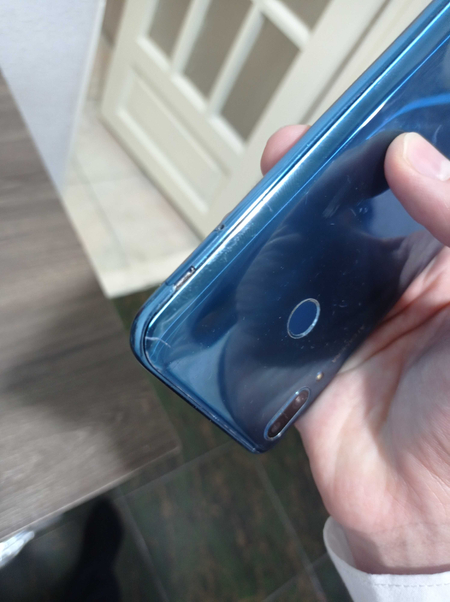 Продам смартфон Huawei Y9 ремонт