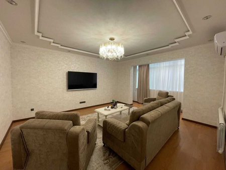 Срочно продаётся квартира 2/4/9 на Мирзо-Улугбекском районе (J2618)