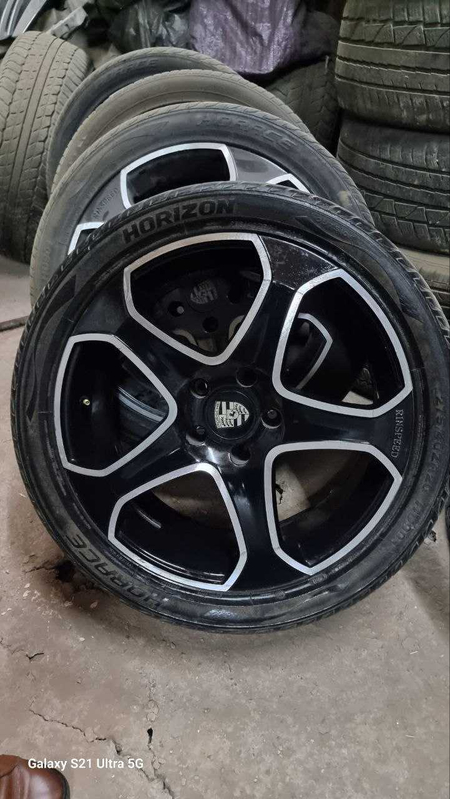 Комплект Дисков Porsche в хорошем состоянии!!