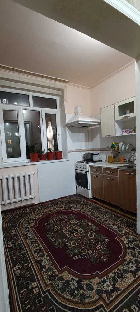 На 10 кв Юнусабада продается 2х комнатная квартира