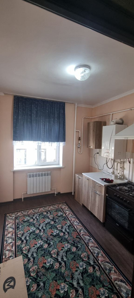 Метро. Продам 2 ком квартиру на 3 этаже. Сергели-5а