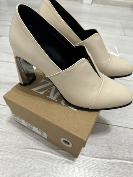 Женсие туфли от ZARA