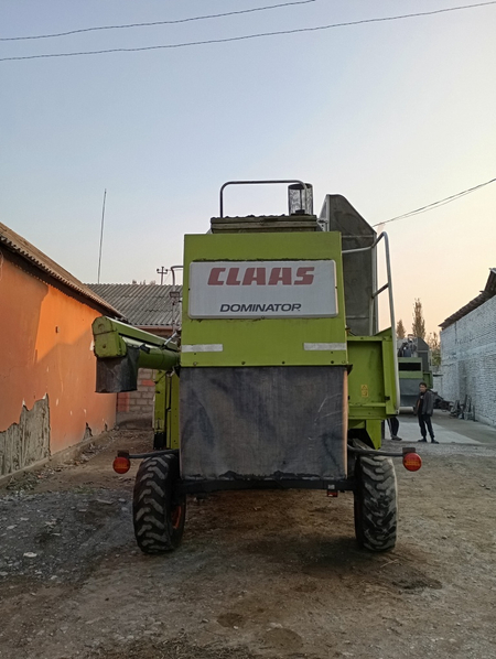 Claas Daminator 130