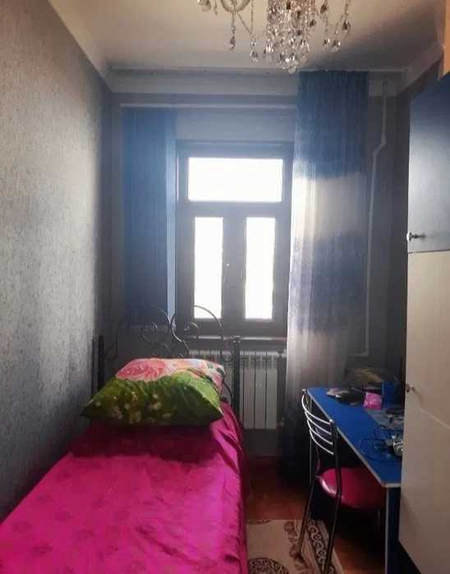 Срочно продам 3-х комнатную в Мирзо-Улугбекском районе возле метро БИЙ