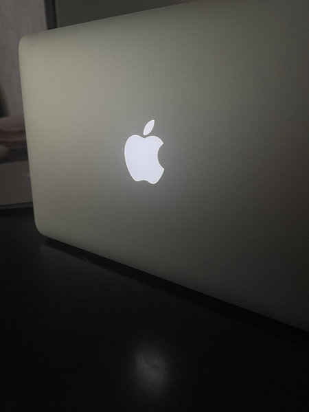 Macbook air 2015 11inch intel core i5