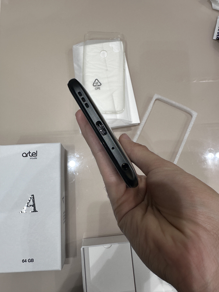 Смартфон Artel air, новый