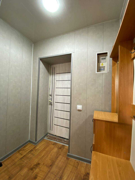 м.Ойбек Госпитальный 1-комнатная 2/2 35 м² ремонт меб/тех