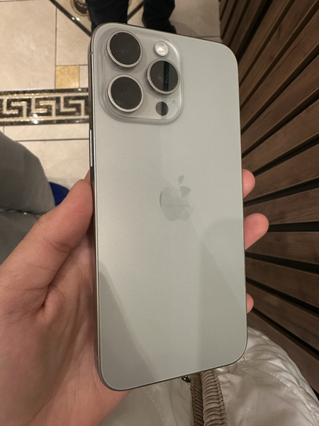 Iphone 15 pro max срочно сотилади